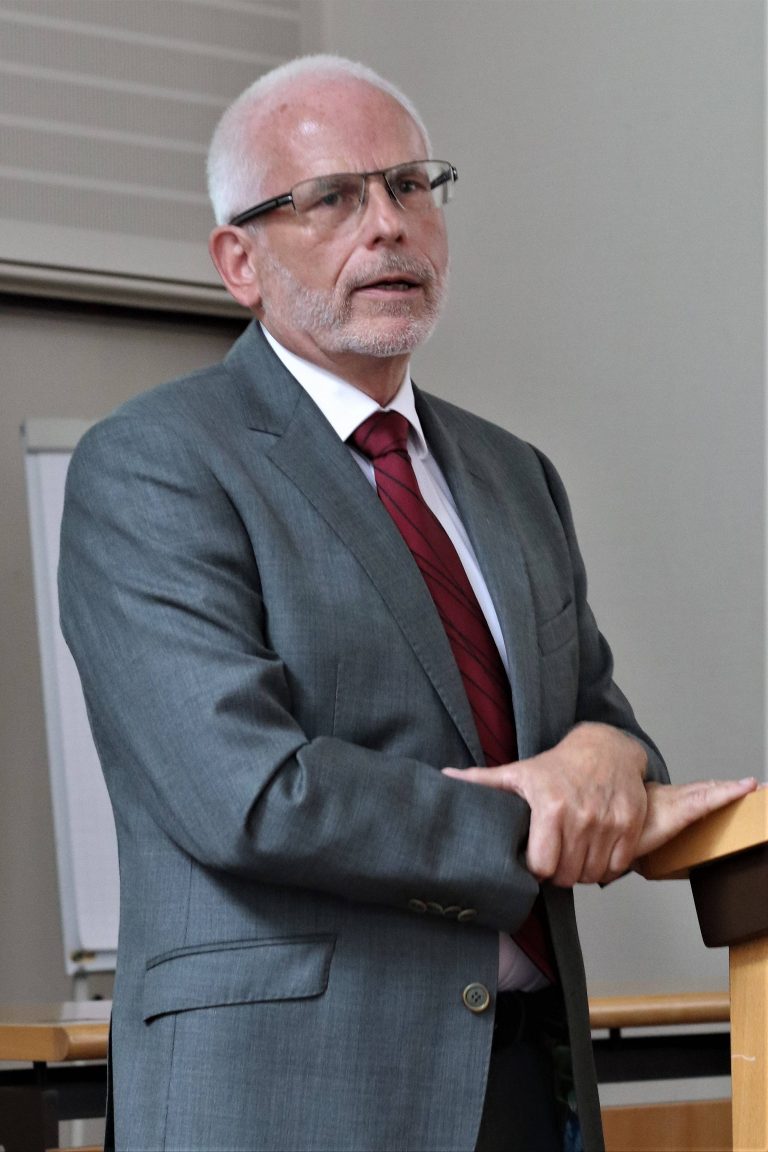 Ehrenkolloquium für Lothar Kolditz zum Thema „Fluorchemie“ - Leibniz ...